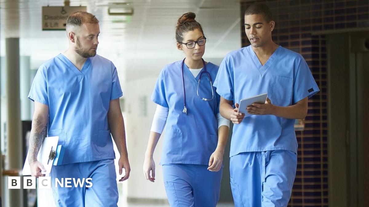 NHS groups welcome immigration change for doctors and nurses - BBC News