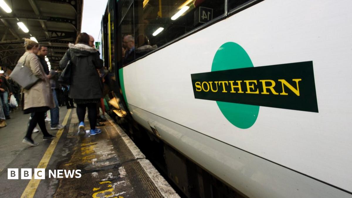Southern rail: Train drivers stage further walkout - BBC News