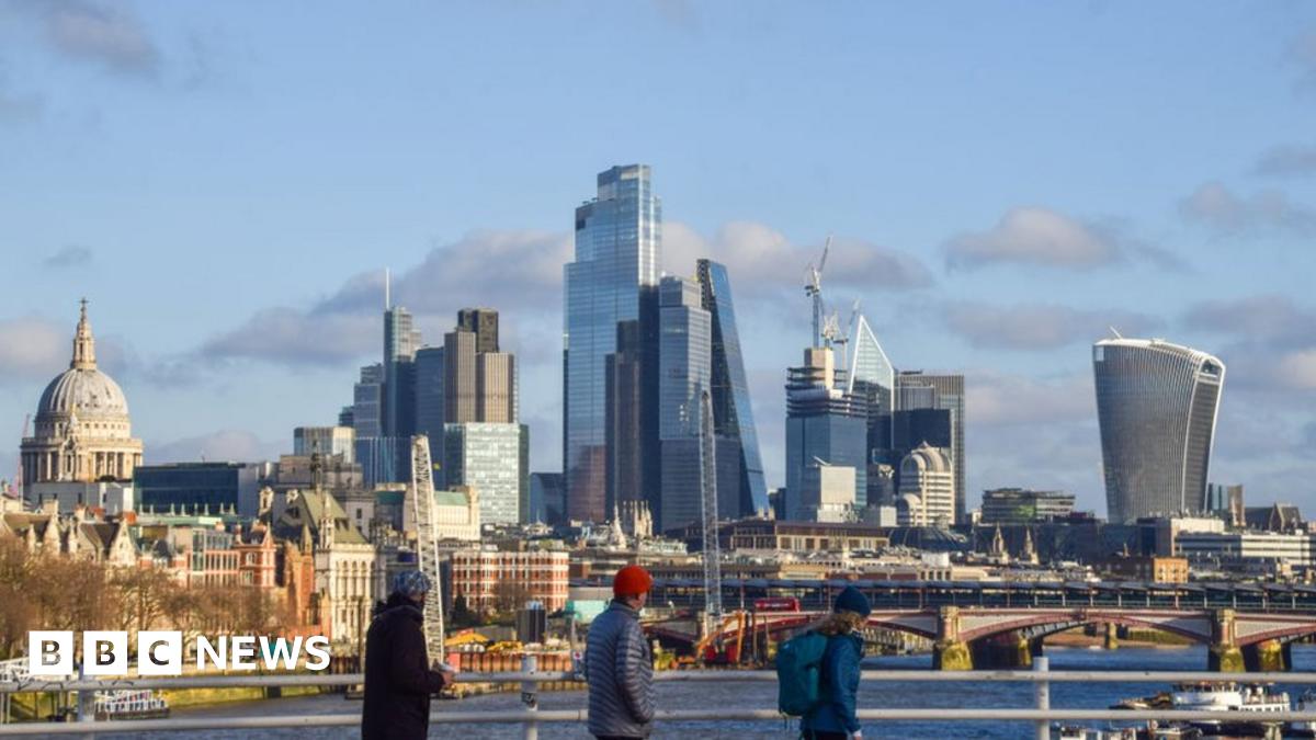 Brexit dragging down London economy, says capital's mayor - BBC News