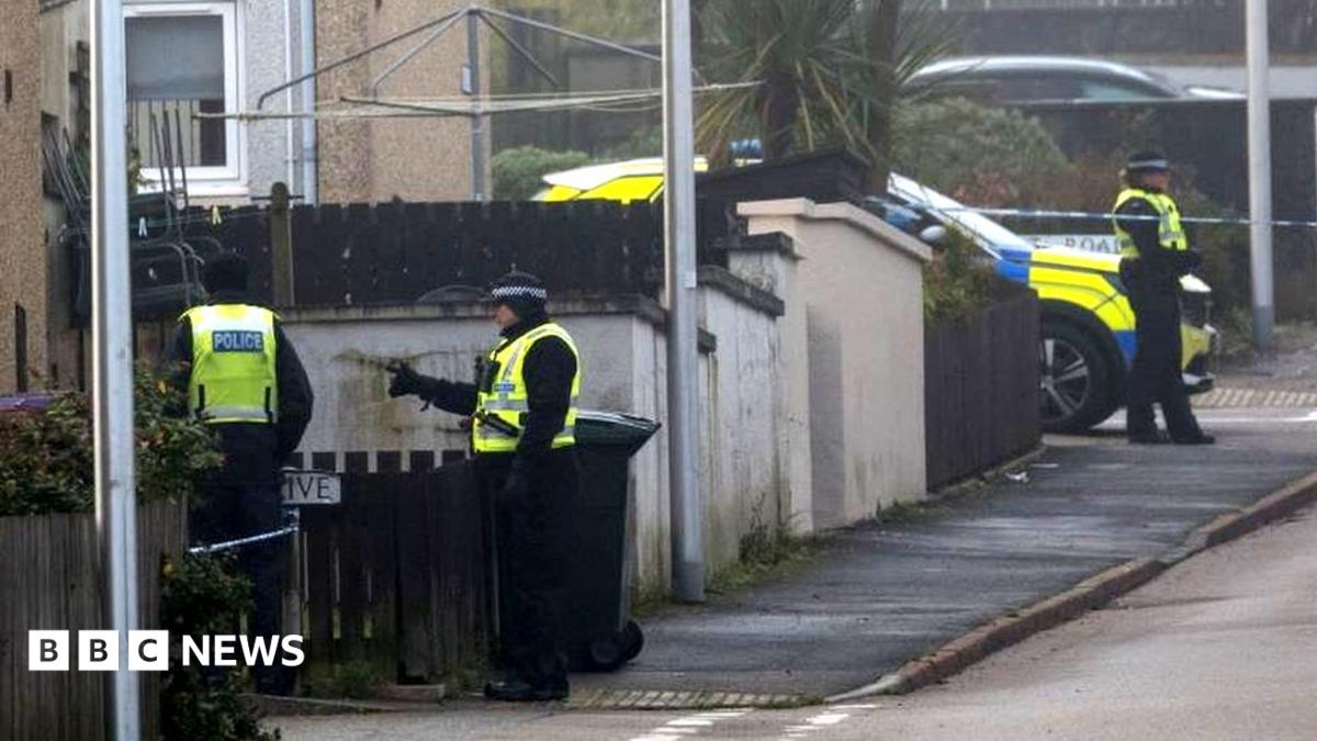 Police launch murder inquiry over woman's death in Elgin - BBC News