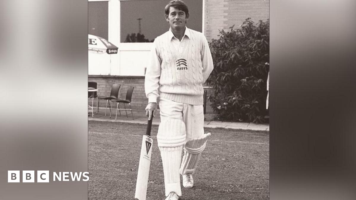 Robin Hobbs: England and Essex bowler dies aged 81 - BBC News