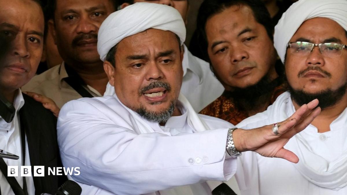 Indonesian Muslim preacher named as porn case suspect - BBC News