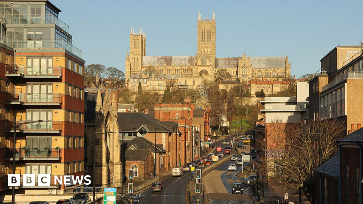 Local election results 2023: Labour retain control of Lincoln - BBC News