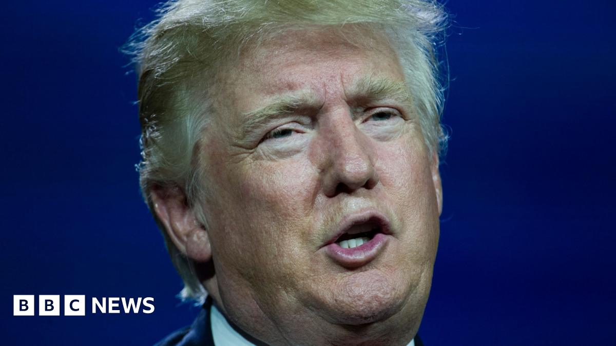 US election: Trump 'Star of David tweet from far-right group' - BBC News