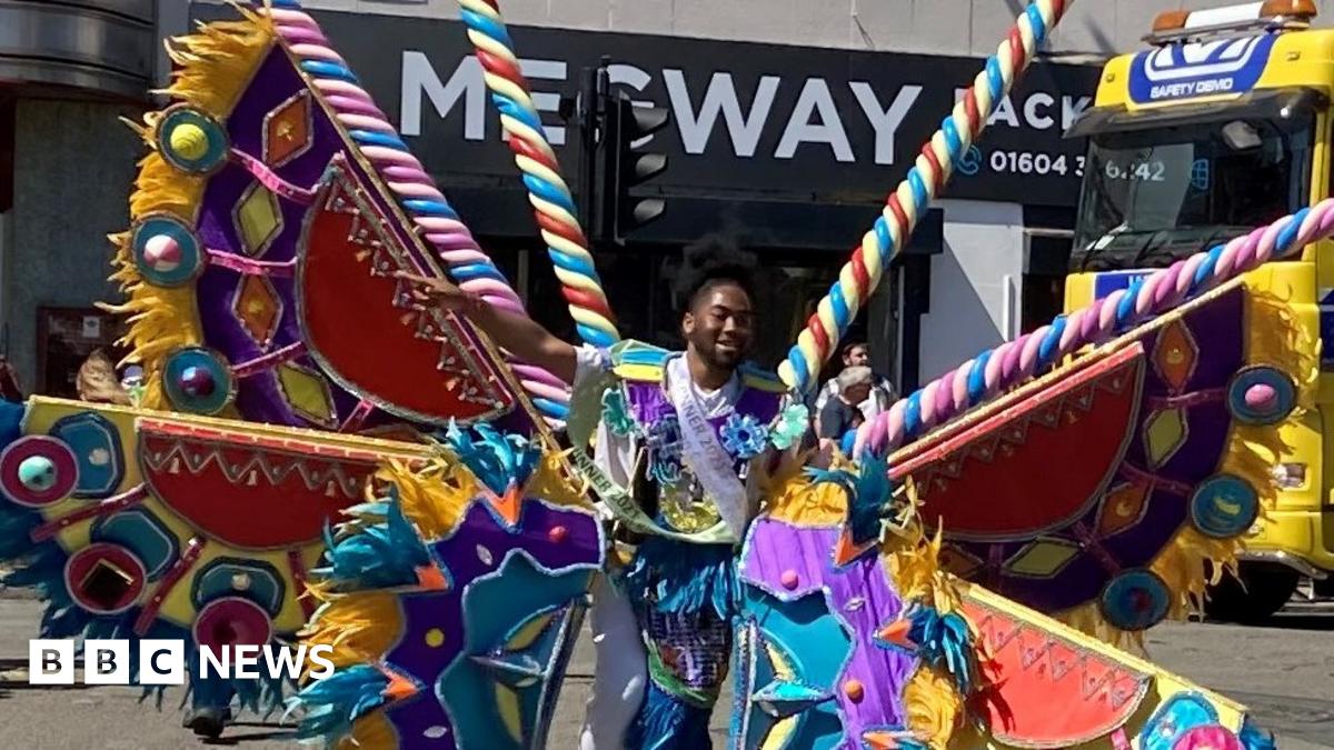 In pictures: Carnival parade returns to Northampton - BBC News
