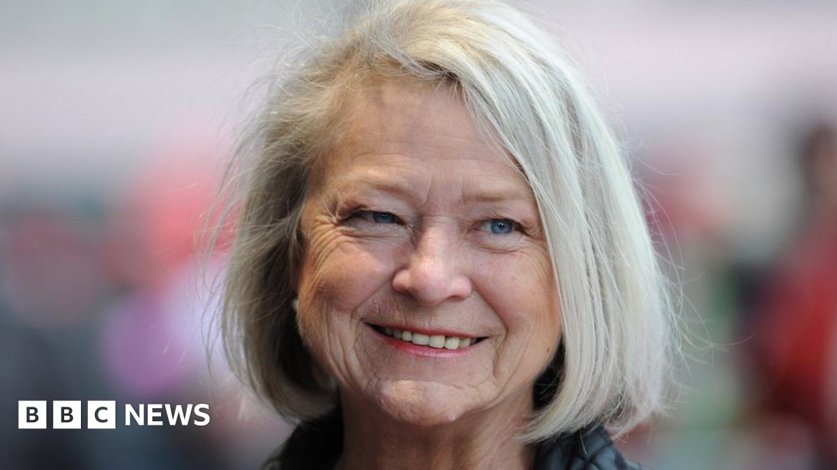 Journalist Kate Adie to receive Bafta Fellowship - BBC News