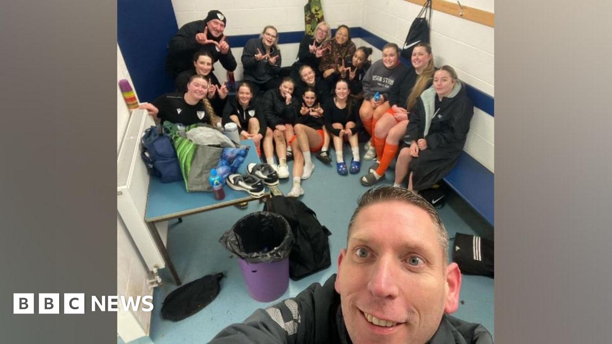 Odd Down Women's FC celebrate league win a year after forming - BBC News