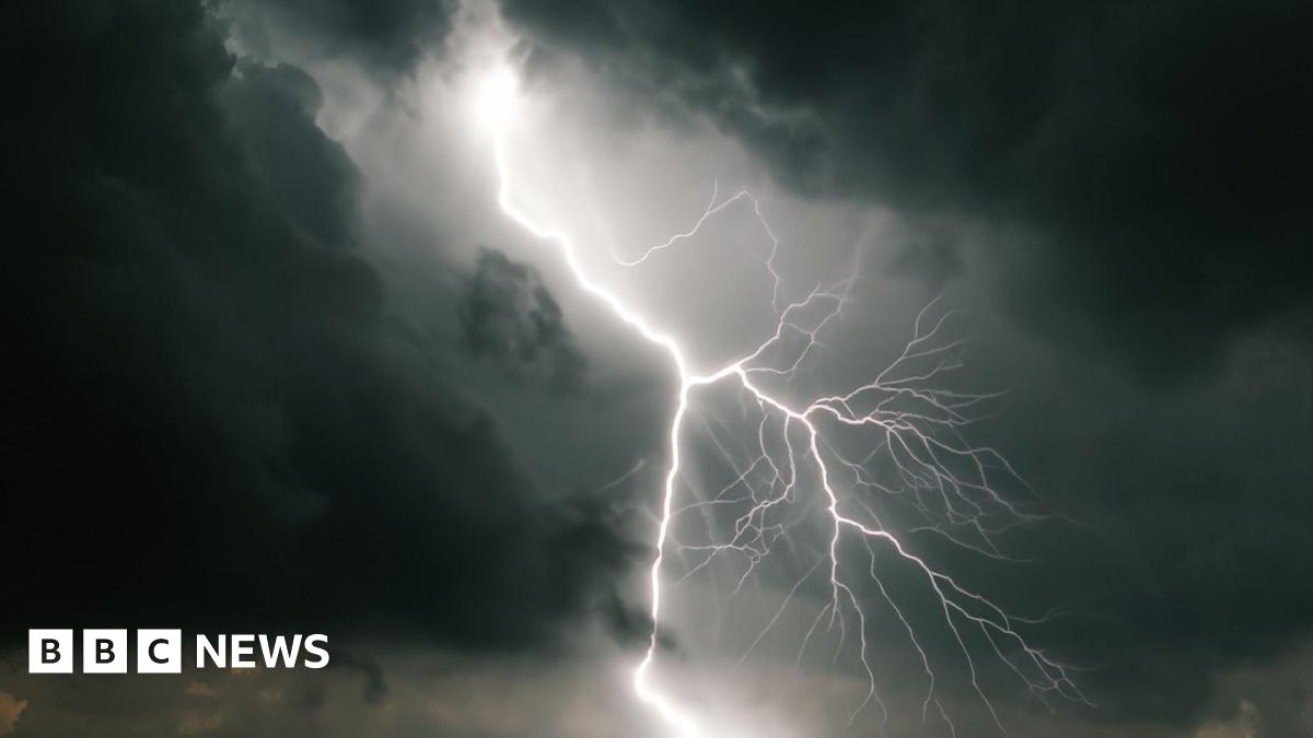 UK weather: Thunderstorm warnings across England and Wales - BBC News