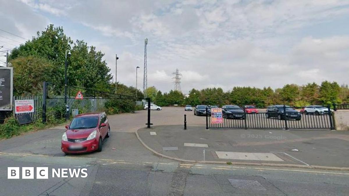 More than 170 comment on Peterborough 'hotspot' car park - BBC News
