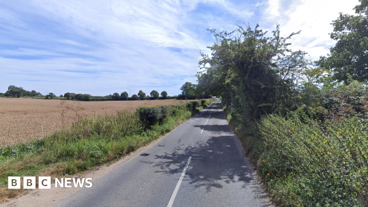 Lorry driver arrested after fatal crash in Brampton - BBC News