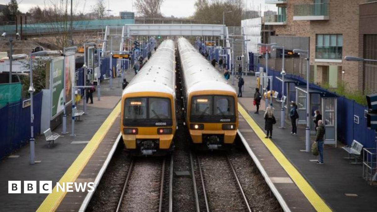 Southeastern: Train company plans to replace old rolling stock - BBC News