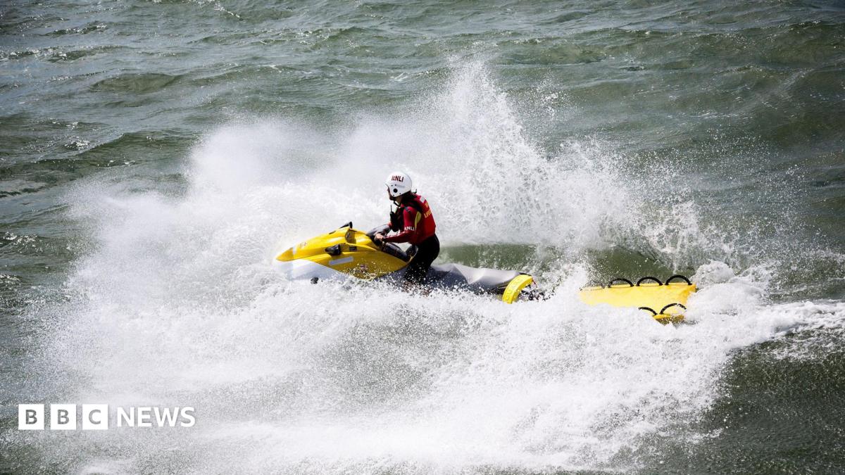 Lifesavers urge beach goers to stay safe in the sea - BBC News
