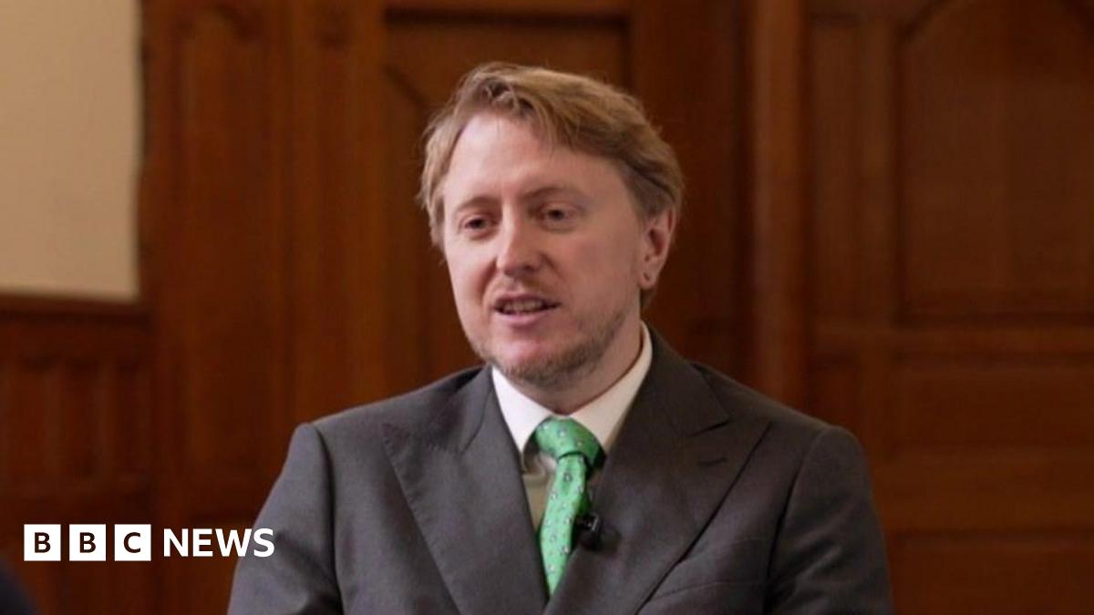 Mark Logan: Former Tory MP backs Labour at general election - BBC News