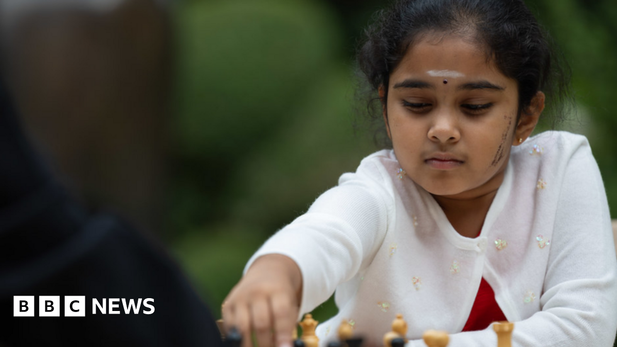 Chess star, 9, becomes youngest to play for England - BBC News
