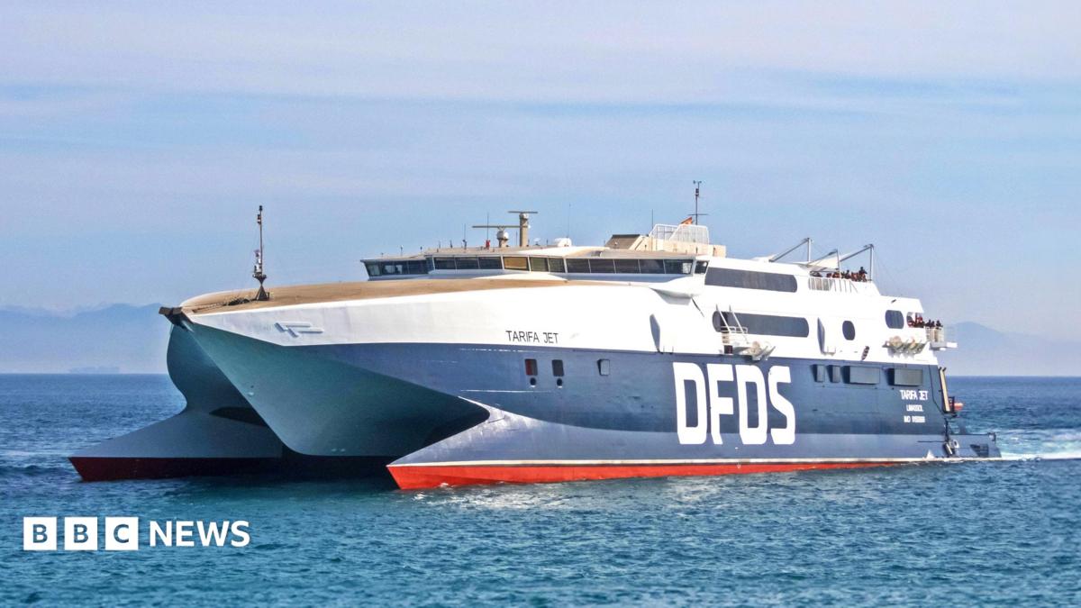 DFDS to trial a weekly inter-Channel Islands ferry service - BBC News
