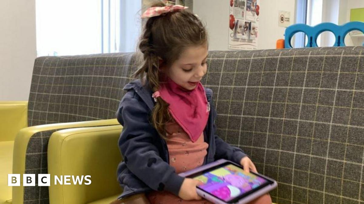 Parents' fears over loss of CLN2 Batten disease drug - BBC News