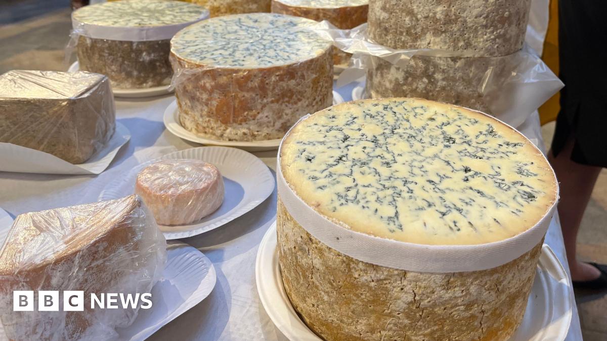 'You can eat a different UK cheese 365 days a year' - BBC News