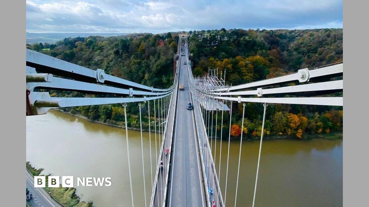 Bristol in pics: Suspension Bridge revamp and bus boycott art - BBC News