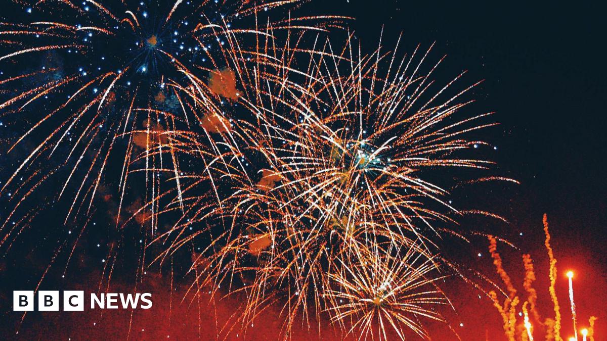 Fireworks displays in Hull, East Yorkshire and Lincolnshire 2025 - BBC News