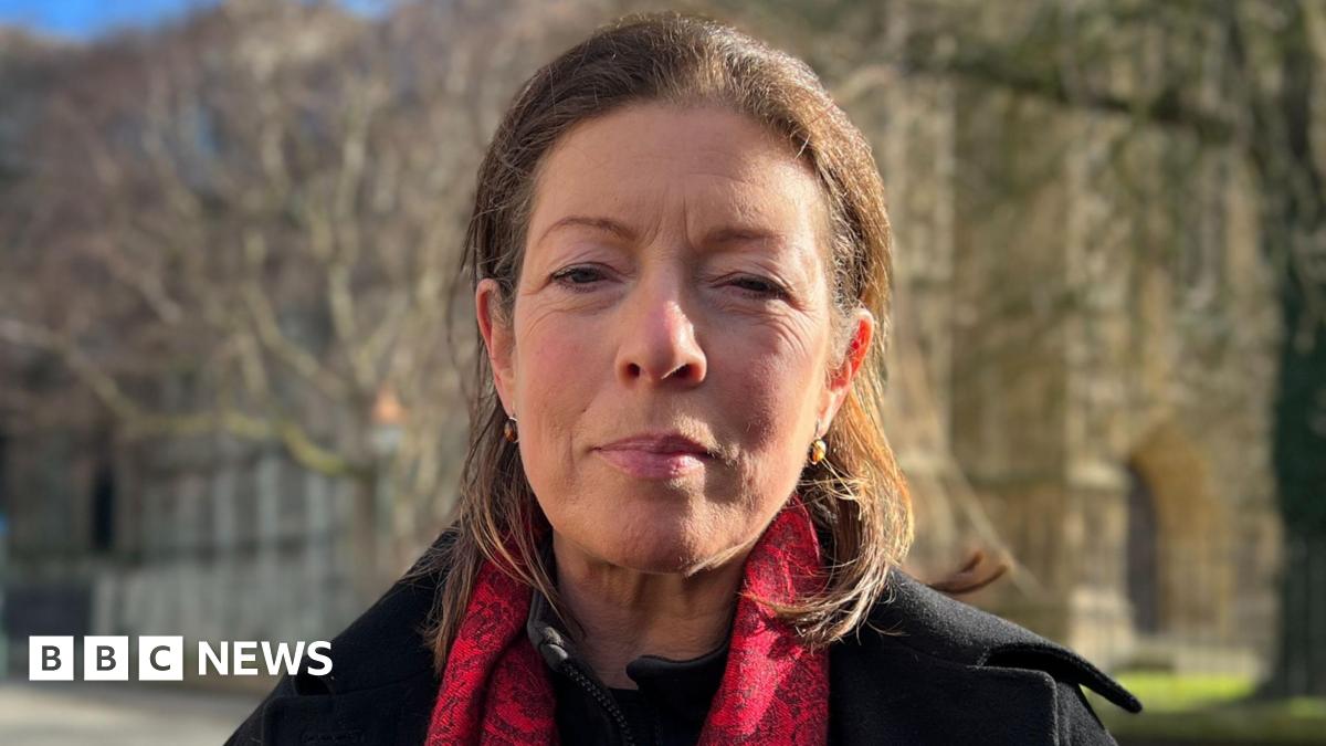 The hidden waterways under Beverley's medieval streets - BBC News