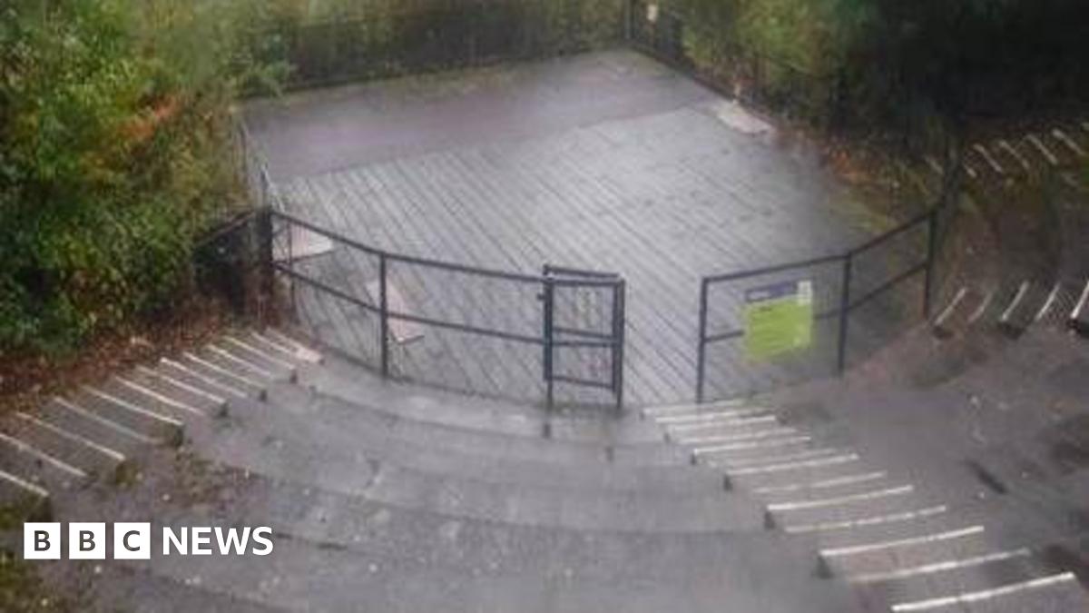 Plans to restore Telford Town Park amphitheatre to former glory - BBC News