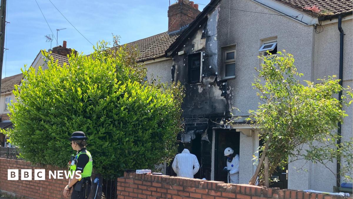 Man who started fatal fire 'knew what he was doing' - BBC News