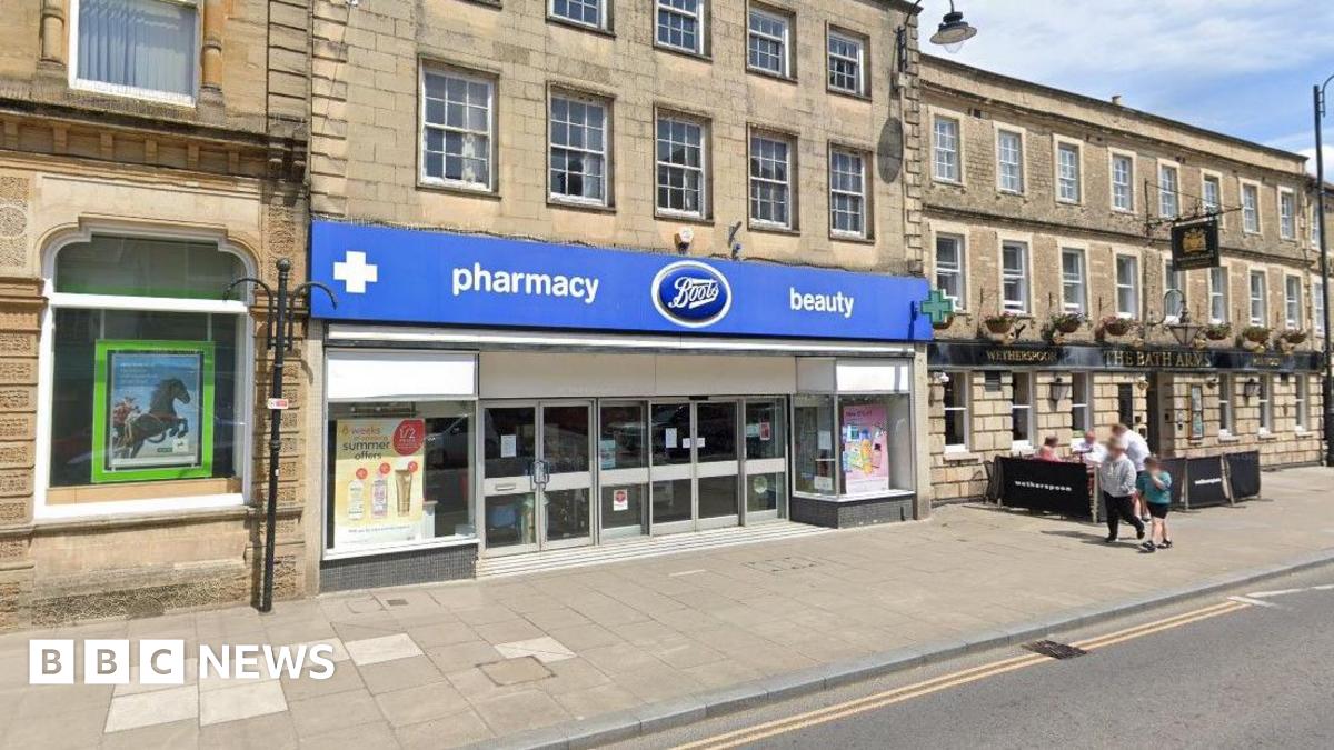 Concern over 'long waits' after Warminster pharmacy closure - BBC News