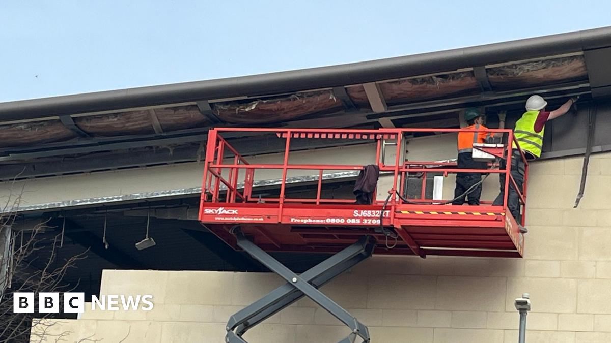 Swindon Regent Circus: Demolition begins on leisure complex - BBC News