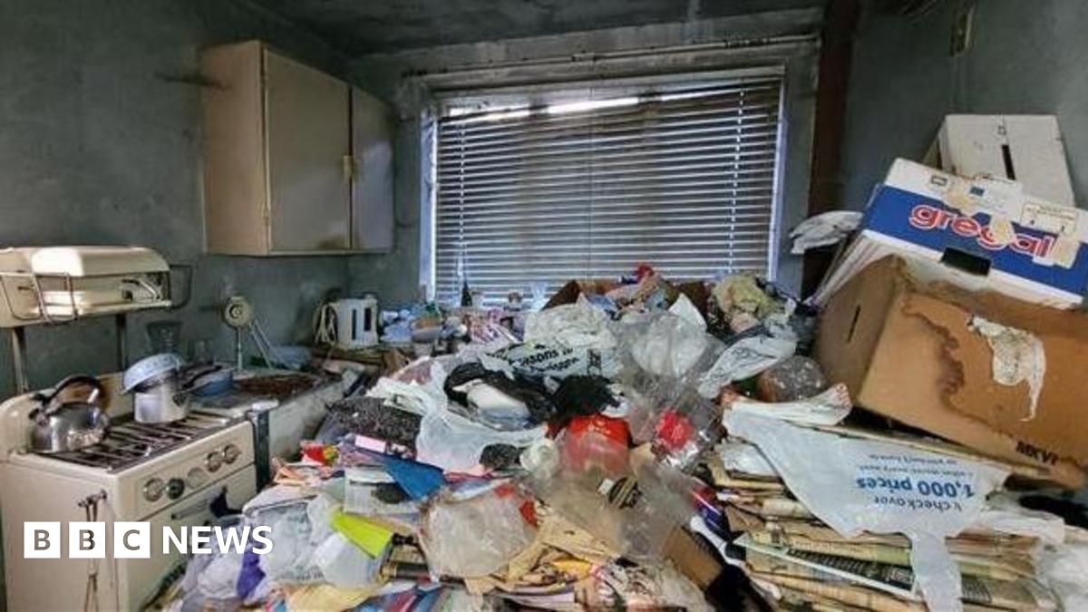 Rubbish-filled Riddlesden house listed for £100k at auction - BBC News