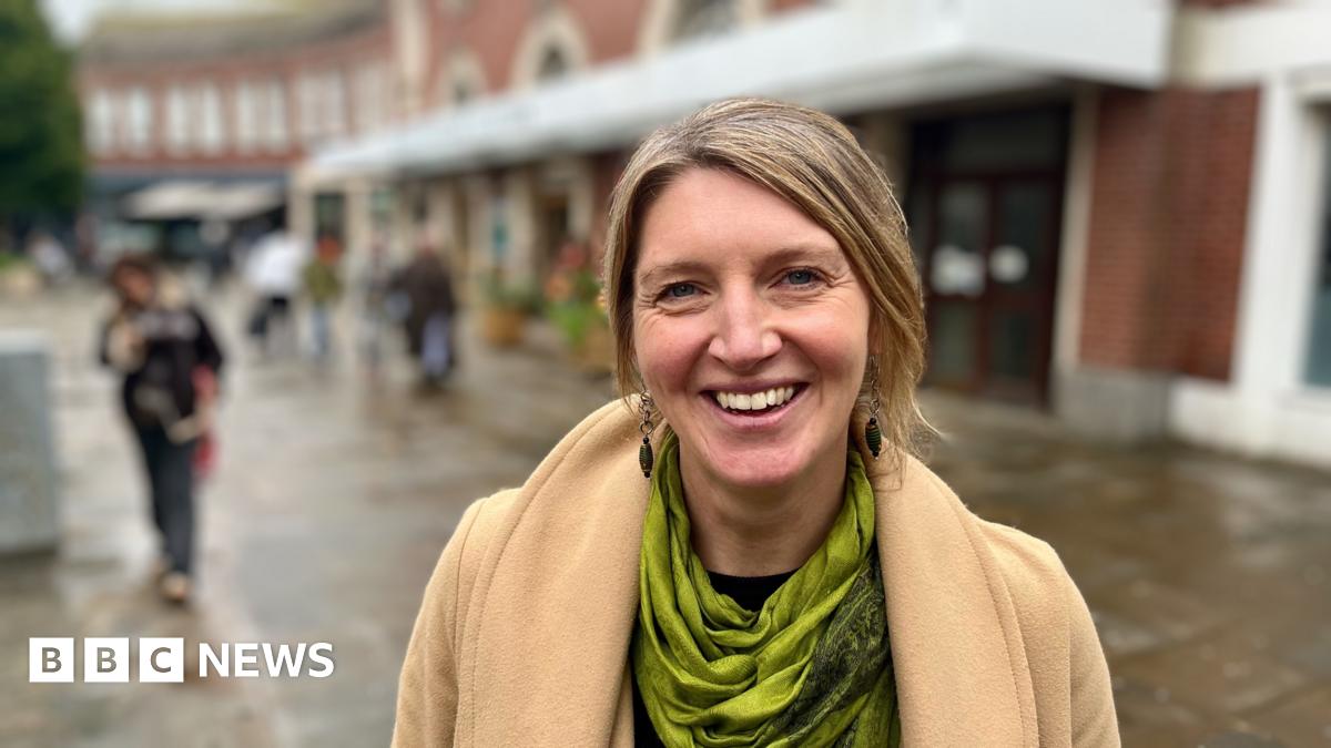 Small business owners in Exeter concerned over budget - BBC News