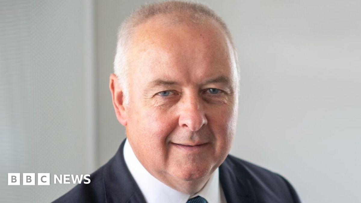 Plan to appoint temporary Staffordshire Police chief unlawful - BBC News