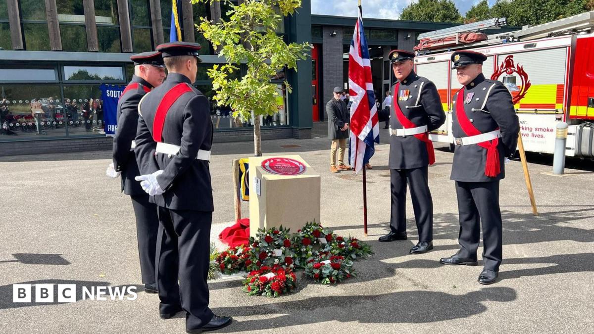 Elizabeth Emblem honour for Sheffield firefighter who died after blast ...