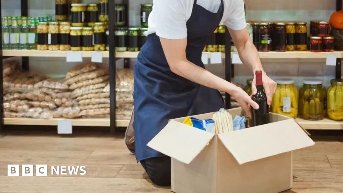 Attacked shop workers report no longer feeling safe in Coventry - BBC News