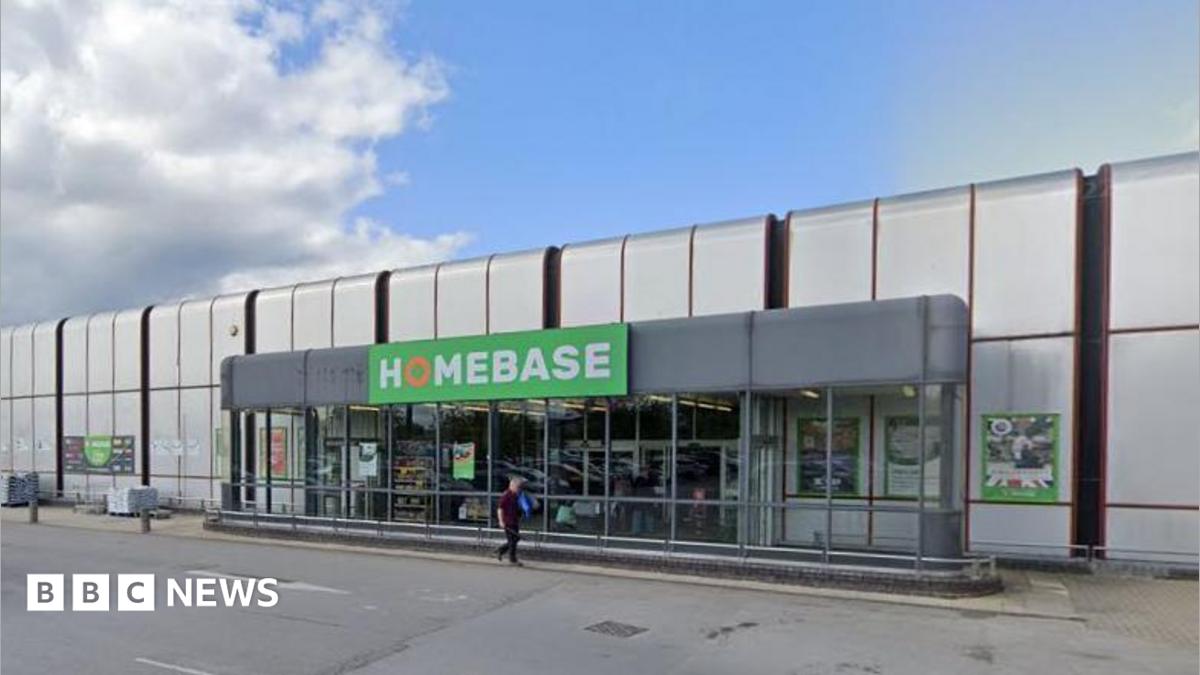 Discount store may replace Homebase in Hessle - BBC News