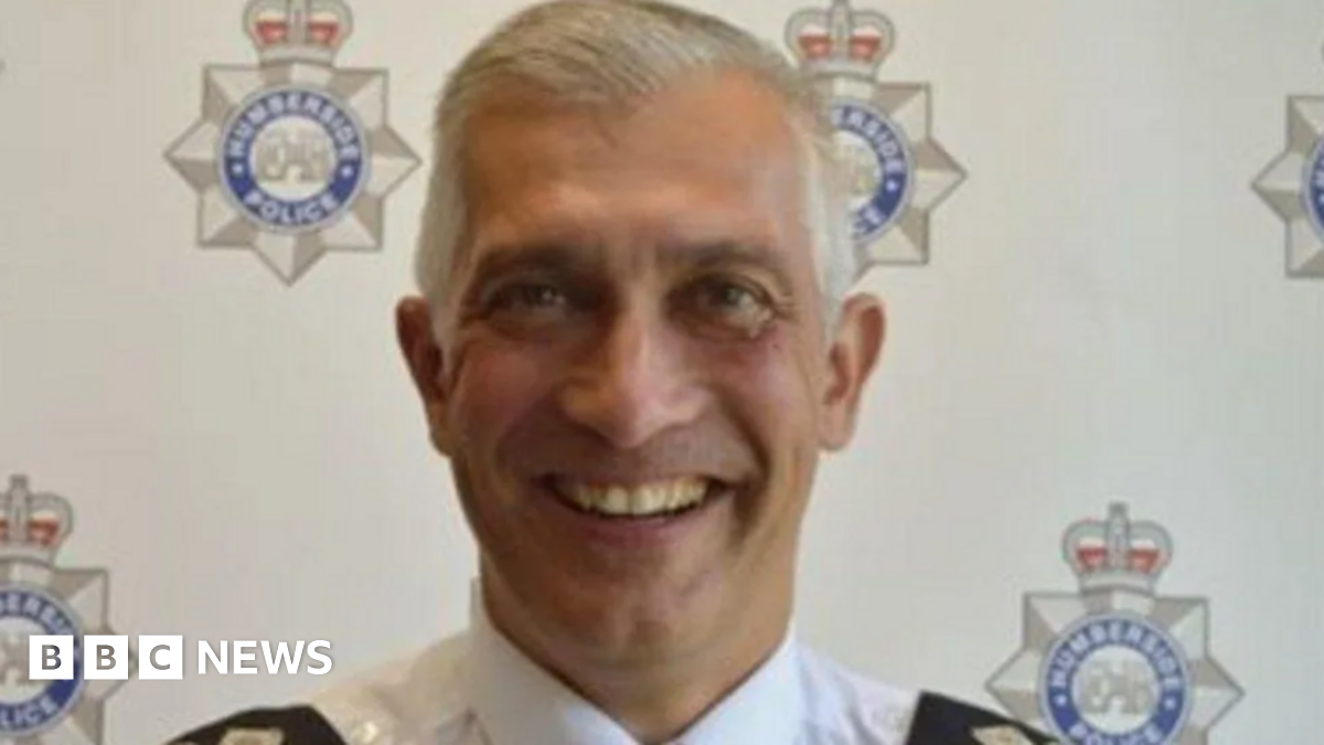 Former Humberside Police chief investigated for gross misconduct - BBC News