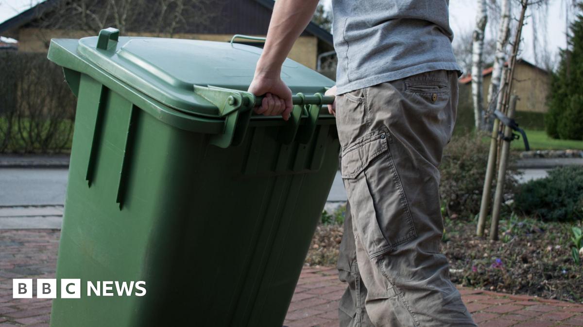 Call for Worcester 'bin influencers' to help with changes - BBC News