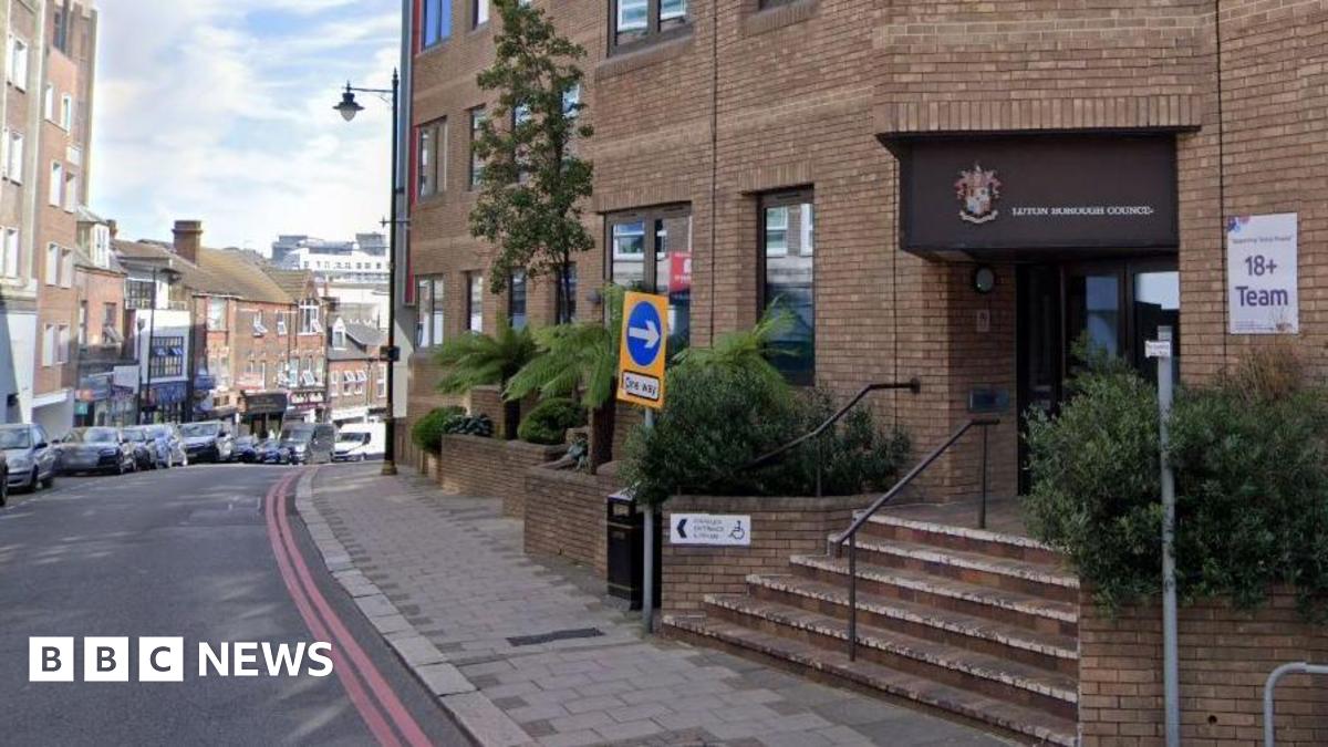 Luton council took six years to address benefits complaint - BBC News