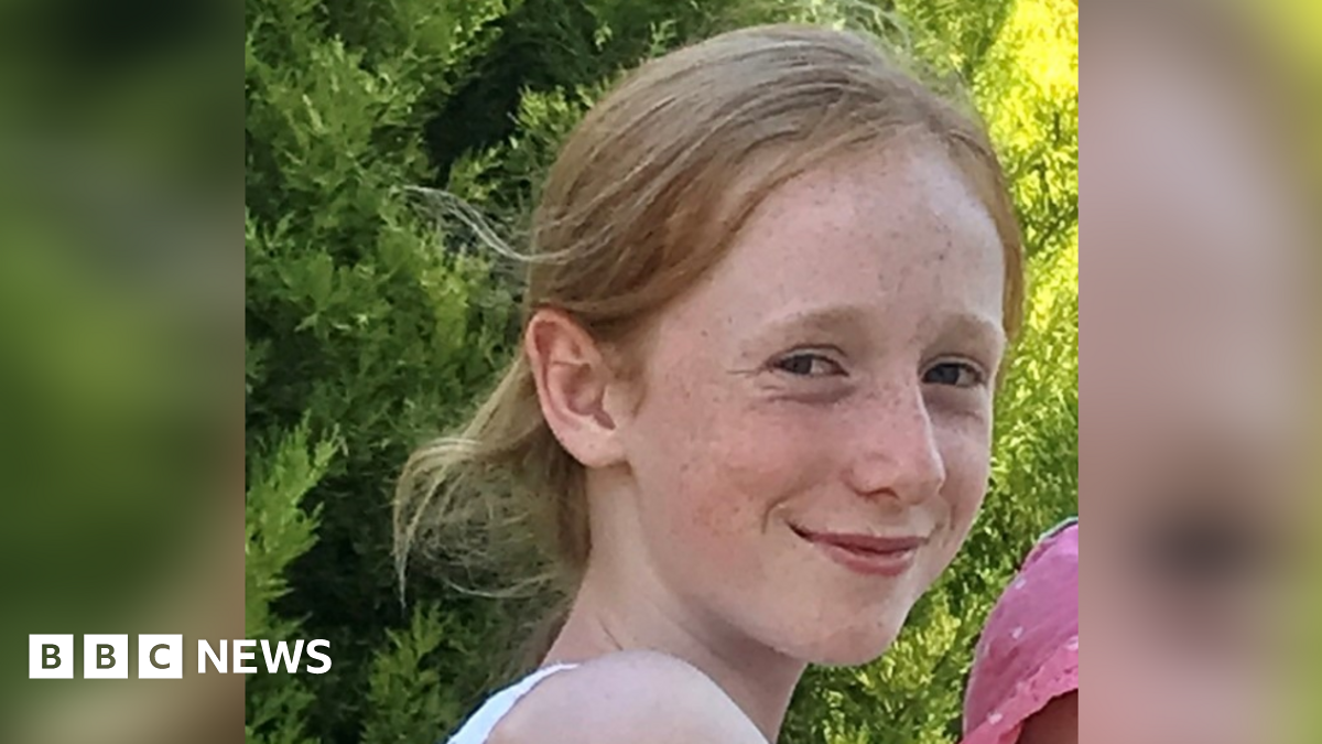 Girl died after Huntercombe Hospital's staff failure, jury told - BBC News