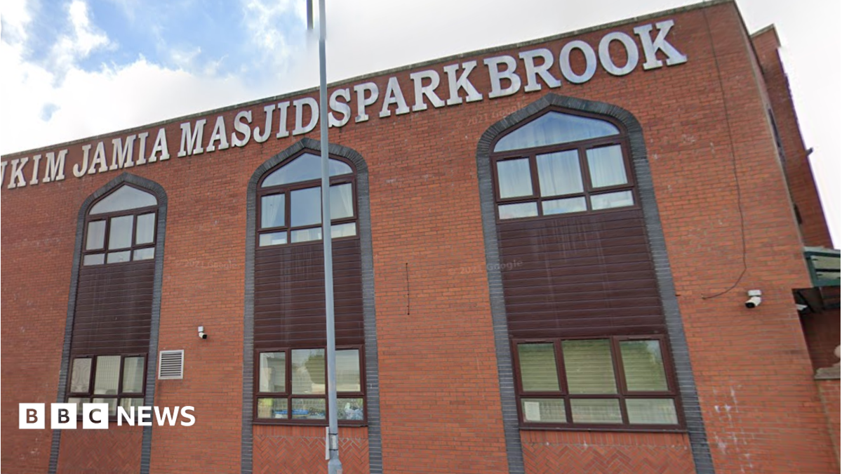 Birmingham mosques thankful for efforts to restore peace - BBC News