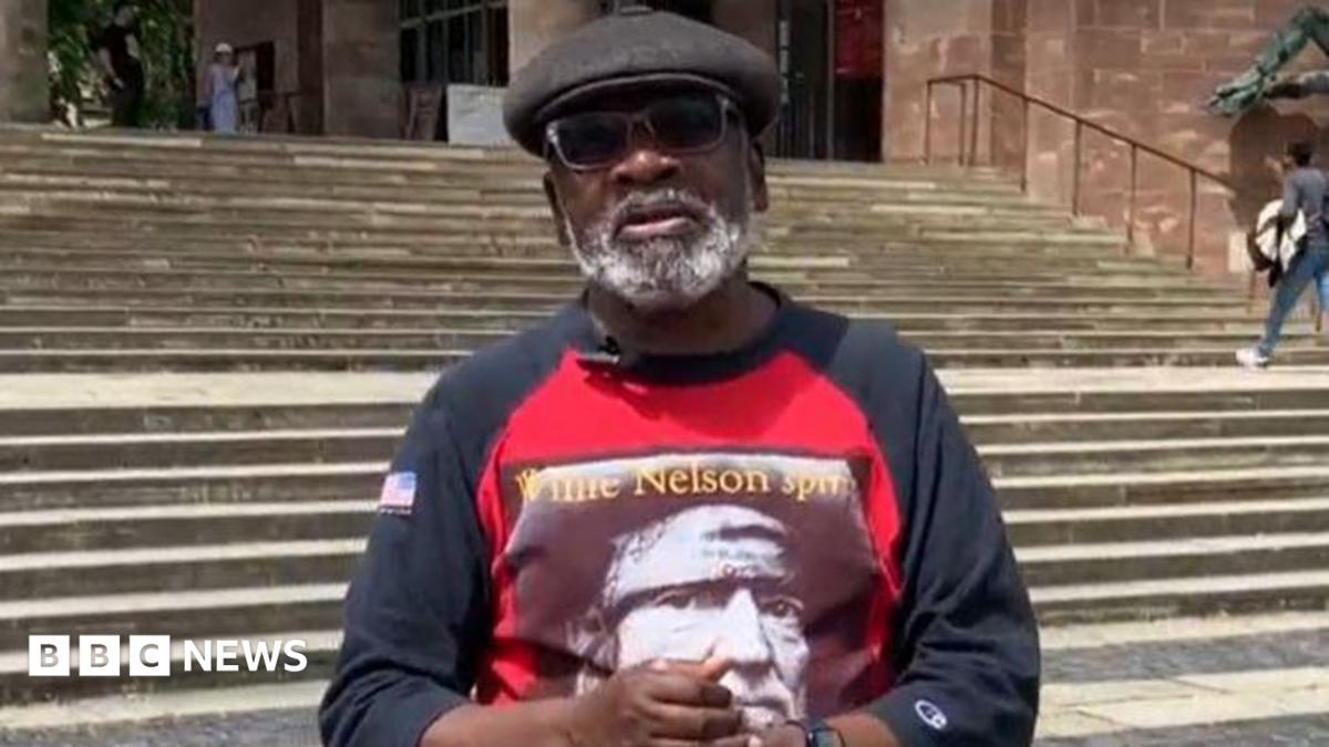 The Specials guitarist Lynvall Golding to get honorary degree - BBC News