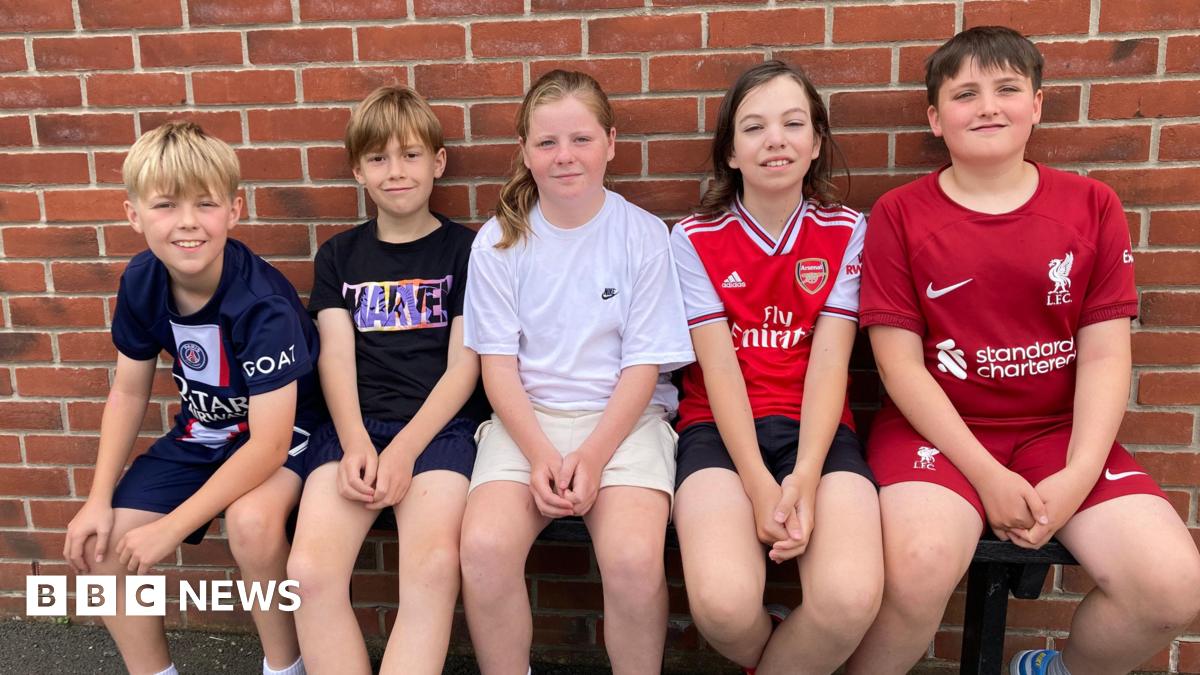 Leominster youngsters celebrate Jarrod Bowen's England success - BBC News