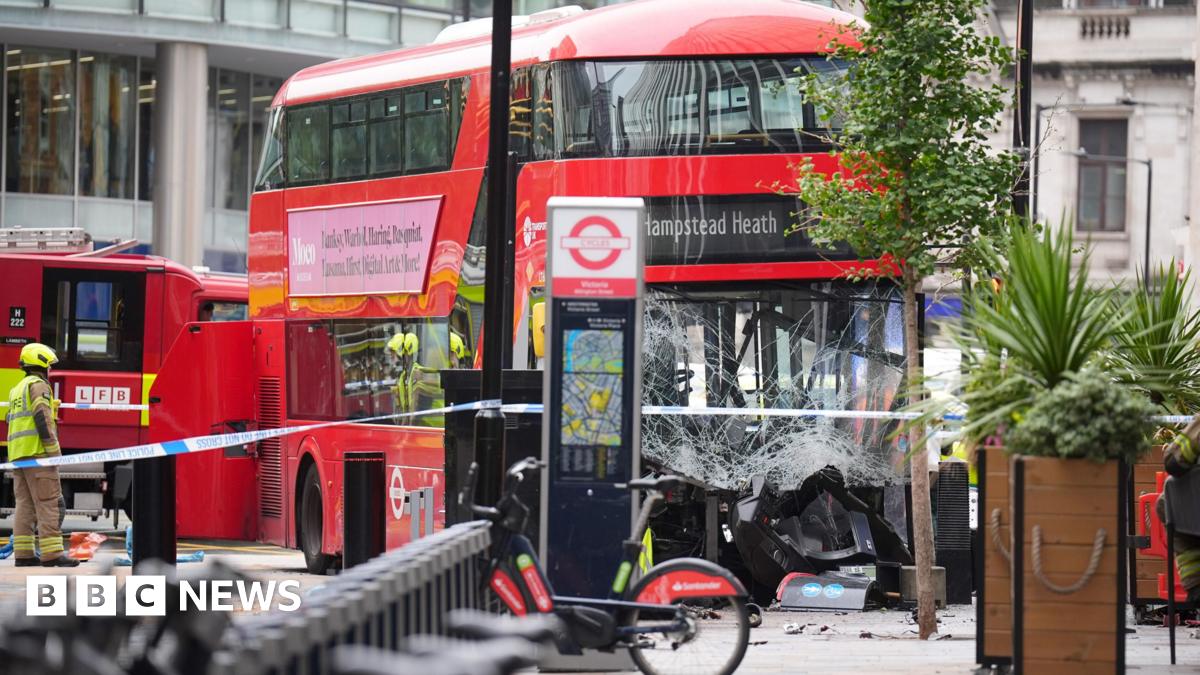 London bus crash latest: Bus mounts pavement near Victoria station ...