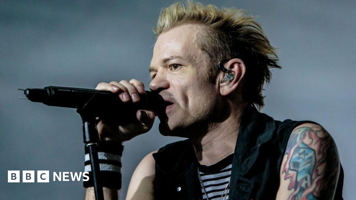 Sum 41 singer Deryck Whibley alleges abuse by ex-manager - BBC News