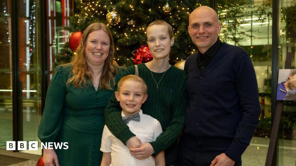 Liz Hatton: Mum's tribute after young photographer's cancer death - BBC ...