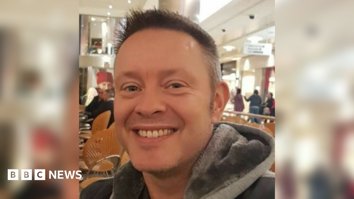 Murder of Leicester-born man leaves 'massive void' in family - BBC News