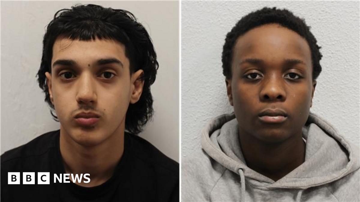 Kelyan Bokassa: Two teens sought over killing on Woolwich bus - BBC News