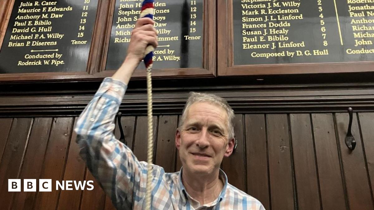 Christmas bells could stop ringing due to shortage of ringers - BBC News