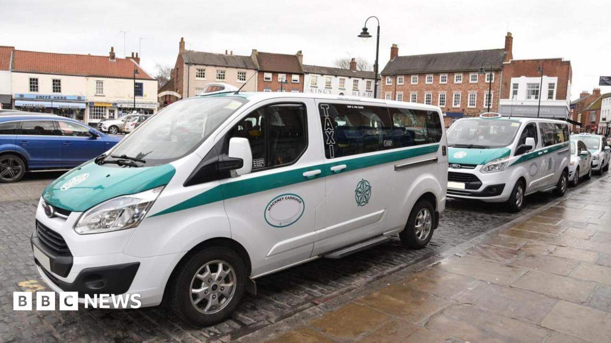 East Yorkshire residents warned over bogus taxis this Christmas - BBC News