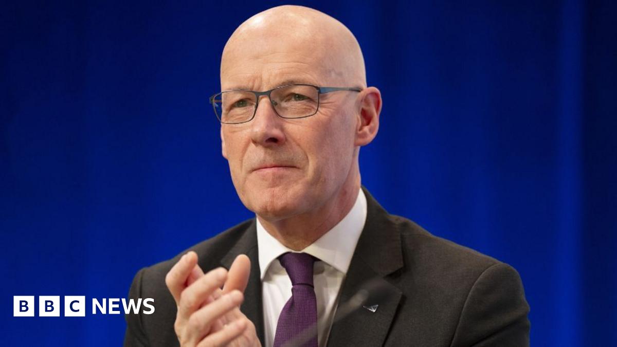 Scottish ministers ditch universal free school meal pledge - BBC News