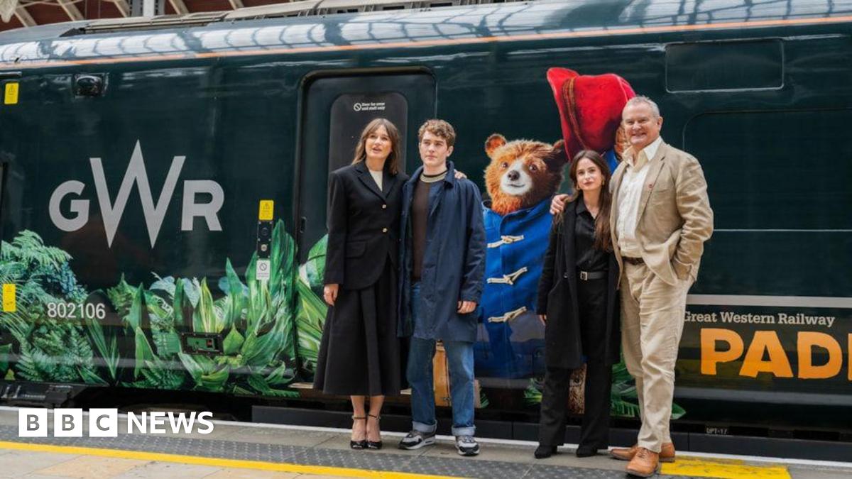 GWR London-Penzance train features Paddington Bear livery - BBC News